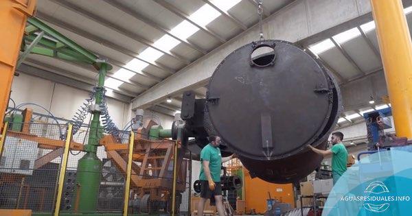 Conoce en 60 segundos el proceso de rotomoldeo de SIMOP España